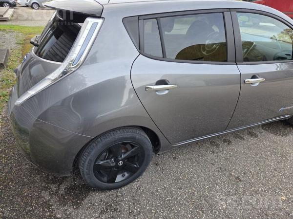 Nissan Leaf 2017 Valmiera vietnē Pelēks Nissan Leaf 2017 Valmiera, ar dzinēja tilpumu 0.00 L un nobraukumu 154 tūkst. km par 6200 €, foto 4 vietnē AUTOMOTO.COM.LV