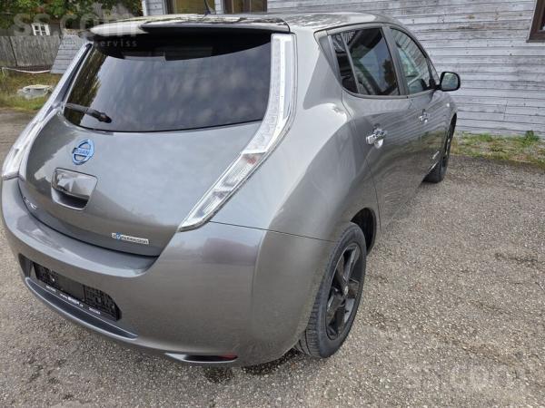 Nissan Leaf 2017 Valmiera vietnē Pelēks Nissan Leaf 2017 Valmiera, ar dzinēja tilpumu 0.00 L un nobraukumu 154 tūkst. km par 6200 €, foto 5 vietnē AUTOMOTO.COM.LV