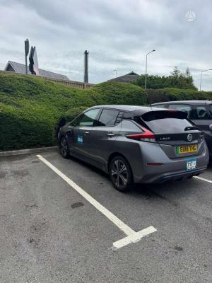 Grey Nissan Leaf 2018 in Sirvintos, with an engine capacity of 0.00 L and mileage of 111 thousand km for 4114 €, photo 4 on AUTOMOTO.COM.LV