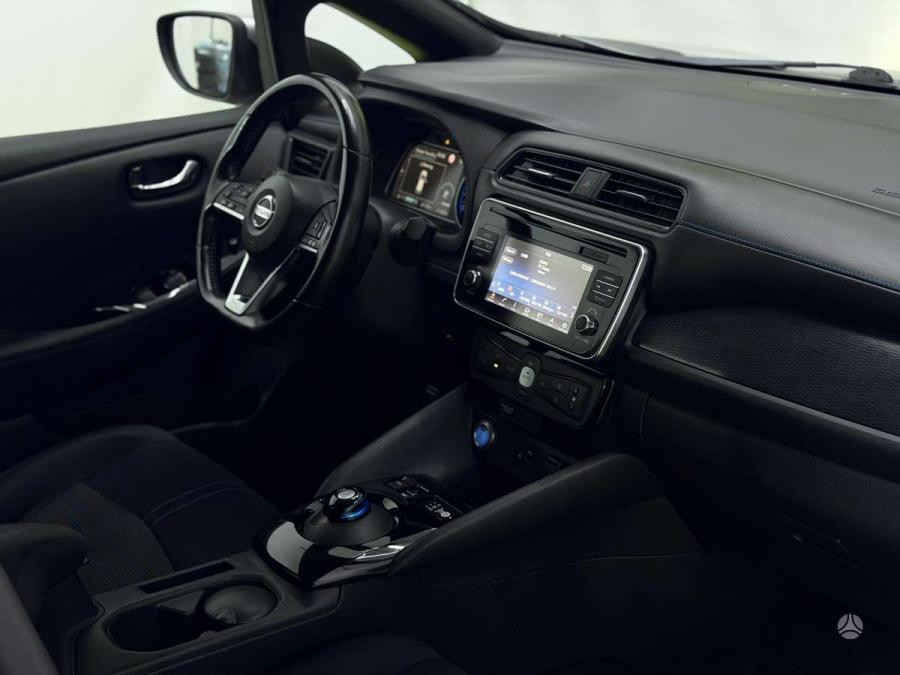 Pelēks Nissan Leaf 2018 Viļņa, ar dzinēja tilpumu 0.00 L un nobraukumu 112 tūkst. km par 9999 €, foto 15 vietnē AUTOMOTO.COM.LV