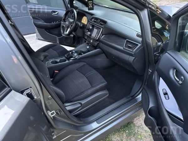 Pelēks Nissan Leaf 2018 Ventspils, ar dzinēja tilpumu 0.00 L un nobraukumu 140 tūkst. km par 8600 €, foto 9 vietnē AUTOMOTO.COM.LV