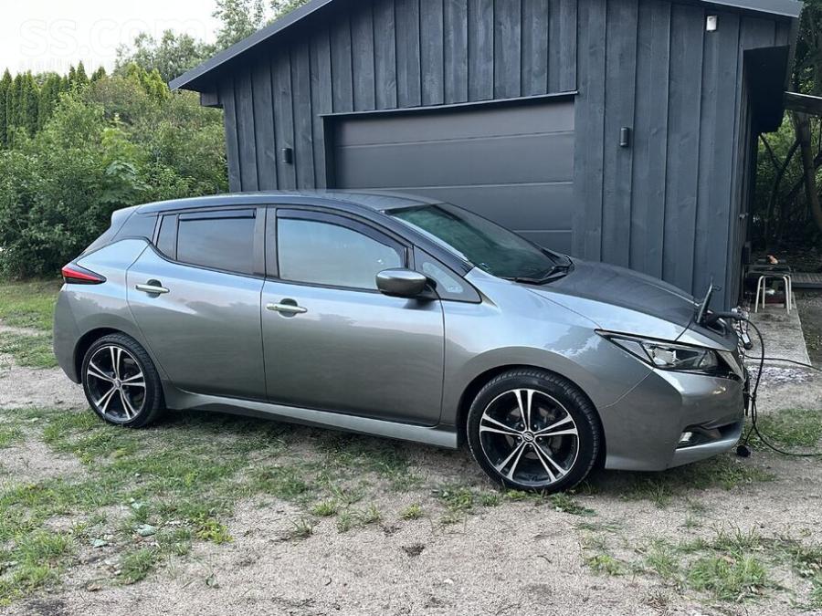 Pelēks Nissan Leaf 2018 Ventspils, ar dzinēja tilpumu 0.00 L un nobraukumu 140 tūkst. km par 8600 €, foto 3 vietnē AUTOMOTO.COM.LV
