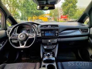 Grey Nissan Leaf 2018 in Riga, with an engine capacity of 0.00 L and mileage of 232 thousand km for 9750 €, photo 11 on AUTOMOTO.COM.LV