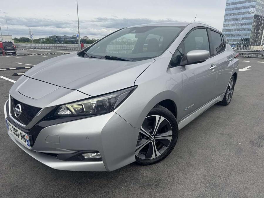 Pelēks Nissan Leaf 2018 Viļņa, ar dzinēja tilpumu 0.00 L un nobraukumu 109 tūkst. km par 9500 €, foto 3 vietnē AUTOMOTO.COM.LV