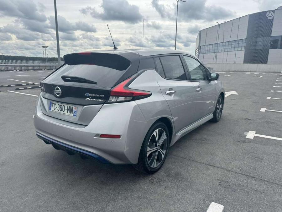 Pelēks Nissan Leaf 2018 Viļņa, ar dzinēja tilpumu 0.00 L un nobraukumu 109 tūkst. km par 9500 €, foto 7 vietnē AUTOMOTO.COM.LV