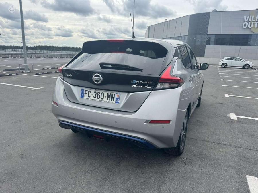 Pelēks Nissan Leaf 2018 Viļņa, ar dzinēja tilpumu 0.00 L un nobraukumu 109 tūkst. km par 9500 €, foto 8 vietnē AUTOMOTO.COM.LV