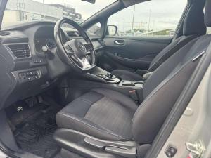 Pelēks Nissan Leaf 2018 Viļņa, ar dzinēja tilpumu 0.00 L un nobraukumu 109 tūkst. km par 9500 €, foto 18 vietnē AUTOMOTO.COM.LV