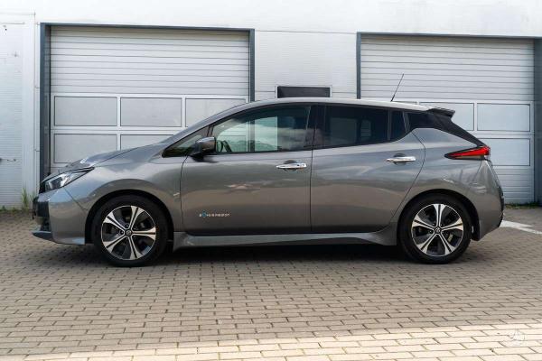 Grey Nissan Leaf 2018 in Vilnius, with an engine capacity of 0.00 L and mileage of 150 thousand km for 8950 €, photo 6 on AUTOMOTO.COM.LV