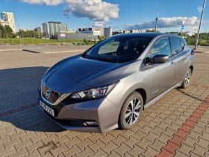 Pelēks Nissan Leaf 2018 Viļņa, ar dzinēja tilpumu 0.00 L un nobraukumu 52 tūkst. km par 12900 €, foto  vietnē AUTOMOTO.COM.LV