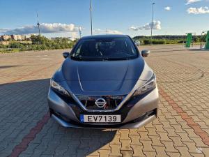 Pelēks Nissan Leaf 2018 Viļņa, ar dzinēja tilpumu 0.00 L un nobraukumu 52 tūkst. km par 12900 €, foto 3 vietnē AUTOMOTO.COM.LV