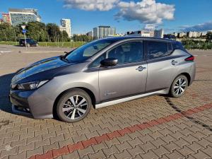 Pelēks Nissan Leaf 2018 Viļņa, ar dzinēja tilpumu 0.00 L un nobraukumu 52 tūkst. km par 12900 €, foto 4 vietnē AUTOMOTO.COM.LV