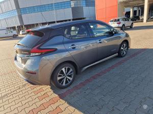 Pelēks Nissan Leaf 2018 Viļņa, ar dzinēja tilpumu 0.00 L un nobraukumu 52 tūkst. km par 12900 €, foto 7 vietnē AUTOMOTO.COM.LV
