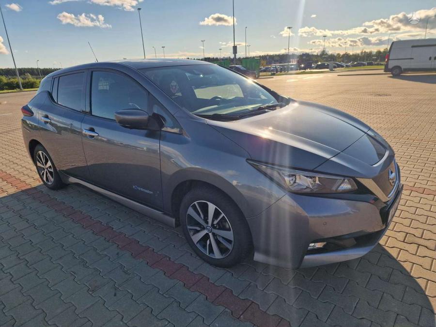 Pelēks Nissan Leaf 2018 Viļņa, ar dzinēja tilpumu 0.00 L un nobraukumu 52 tūkst. km par 12900 €, foto 8 vietnē AUTOMOTO.COM.LV