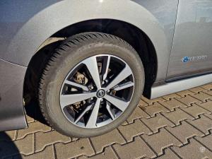 Pelēks Nissan Leaf 2018 Viļņa, ar dzinēja tilpumu 0.00 L un nobraukumu 52 tūkst. km par 12900 €, foto 12 vietnē AUTOMOTO.COM.LV
