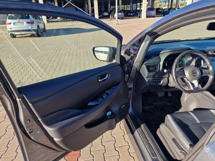 Pelēks Nissan Leaf 2018 Viļņa, ar dzinēja tilpumu 0.00 L un nobraukumu 52 tūkst. km par 12900 €, foto 19 vietnē AUTOMOTO.COM.LV