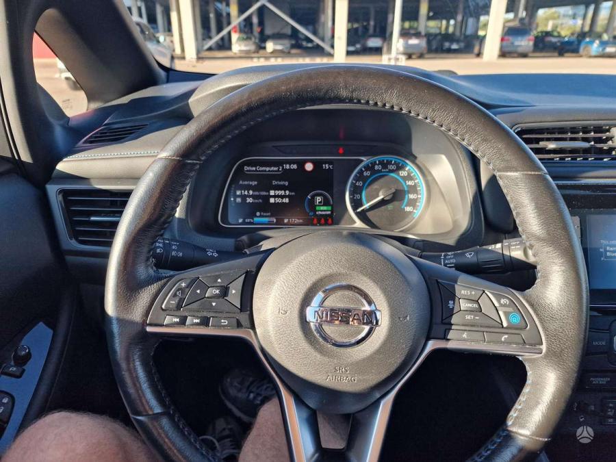 Pelēks Nissan Leaf 2018 Viļņa, ar dzinēja tilpumu 0.00 L un nobraukumu 52 tūkst. km par 12900 €, foto 23 vietnē AUTOMOTO.COM.LV
