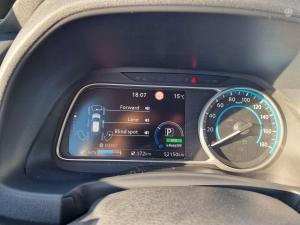 Pelēks Nissan Leaf 2018 Viļņa, ar dzinēja tilpumu 0.00 L un nobraukumu 52 tūkst. km par 12900 €, foto 28 vietnē AUTOMOTO.COM.LV