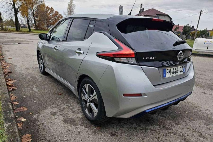 Pelēks Nissan Leaf 2019 Klaipėda, ar dzinēja tilpumu 0.00 L un nobraukumu 118 tūkst. km par 10200 €, foto 2 vietnē AUTOMOTO.COM.LV