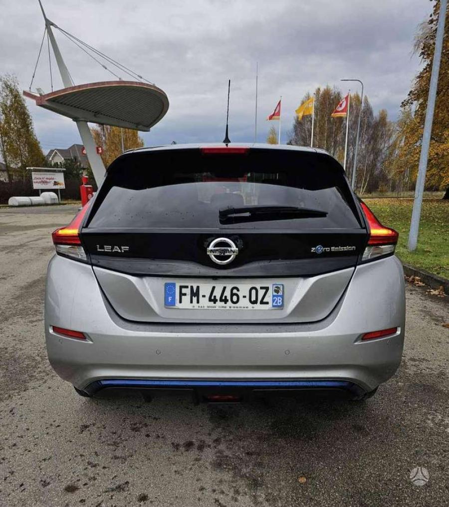 Pelēks Nissan Leaf 2019 Klaipėda, ar dzinēja tilpumu 0.00 L un nobraukumu 118 tūkst. km par 10200 €, foto 3 vietnē AUTOMOTO.COM.LV