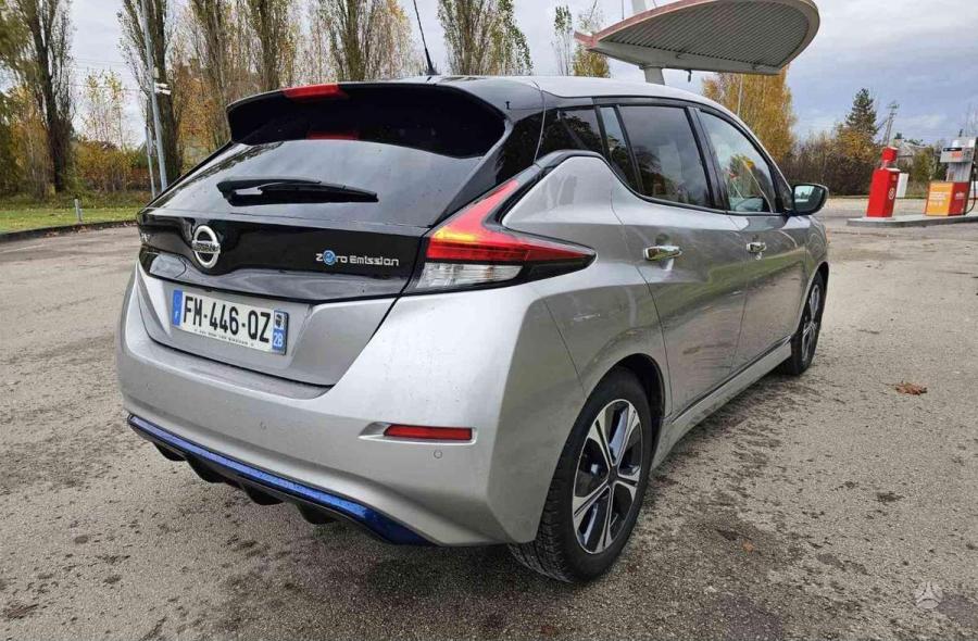 Pelēks Nissan Leaf 2019 Klaipėda, ar dzinēja tilpumu 0.00 L un nobraukumu 118 tūkst. km par 10200 €, foto 4 vietnē AUTOMOTO.COM.LV