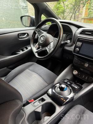 Pelēks Nissan Leaf 2019 Rīga, ar dzinēja tilpumu 0.00 L un nobraukumu 102 tūkst. km par 13500 €, foto 6 vietnē AUTOMOTO.COM.LV