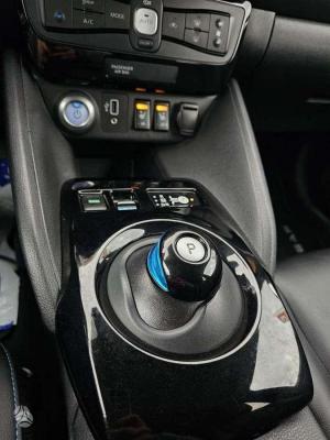Pelēks Nissan Leaf 2019 Tauragė, ar dzinēja tilpumu 0.00 L un nobraukumu 127 tūkst. km par 9300 €, foto 19 vietnē AUTOMOTO.COM.LV