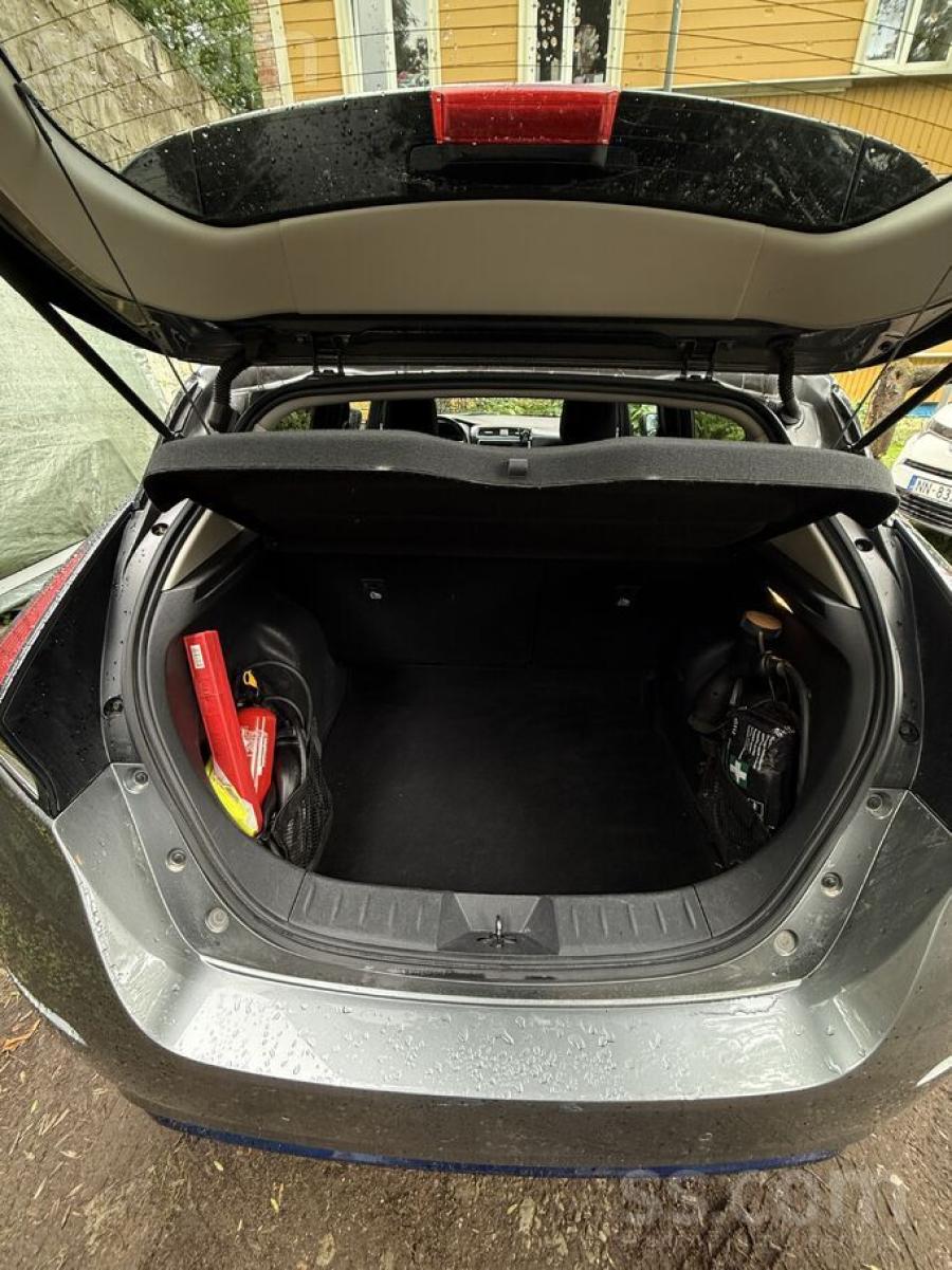 Grey Nissan Leaf 2019 in Riga, with an engine capacity of 0.00 L and mileage of 103 thousand km for 12500 €, photo 12 on AUTOMOTO.COM.LV