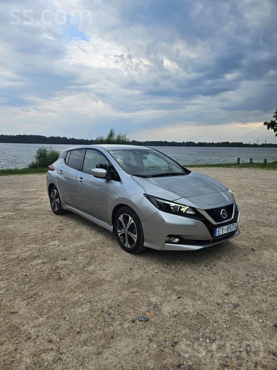 Grey Nissan Leaf 2019 in Riga, with an engine capacity of 0.00 L and mileage of 130 thousand km for 13300 €, photo 1 on AUTOMOTO.COM.LV