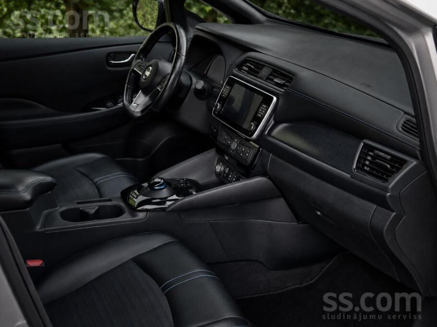 Grey Nissan Leaf 2019 in Riga, with an engine capacity of 0.00 L and mileage of 130 thousand km for 13300 €, photo 9 on AUTOMOTO.COM.LV