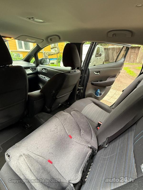 Grey Nissan Leaf 2019 in Riga, with an engine capacity of 0.00 L and mileage of 107 thousand km for 10000 €, photo 8 on AUTOMOTO.COM.LV