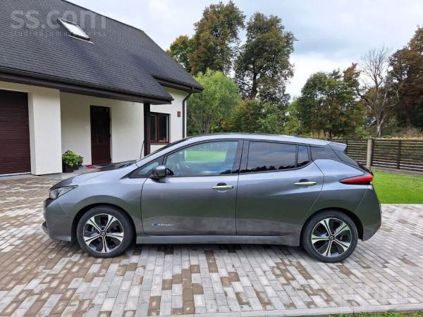 Pelēks Nissan Leaf 2019 Jelgava, ar dzinēja tilpumu 0.00 L un nobraukumu 103 tūkst. km par 11995 €, foto 3 vietnē AUTOMOTO.COM.LV
