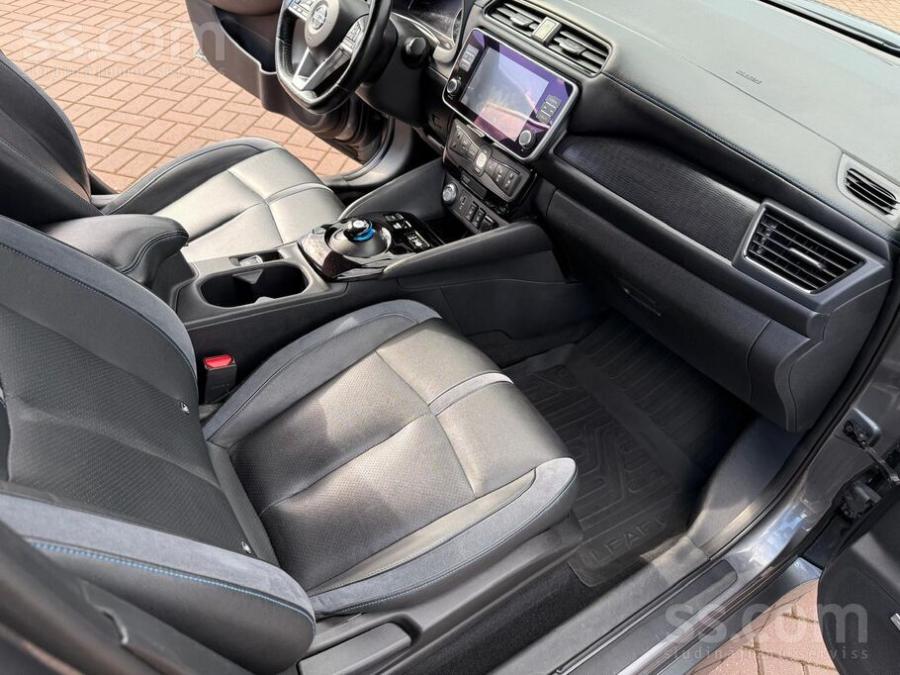 Grey Nissan Leaf 2020 in Riga, with an engine capacity of 0.00 L and mileage of 162 thousand km for 12200 €, photo 13 on AUTOMOTO.COM.LV