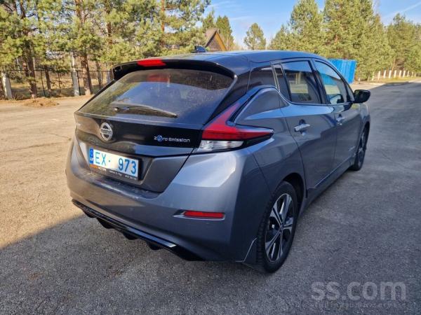 Pelēks Nissan Leaf 2020 Rīga, ar dzinēja tilpumu 0.00 L un nobraukumu 138 tūkst. km par 11800 €, foto 3 vietnē AUTOMOTO.COM.LV