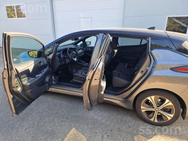 Pelēks Nissan Leaf 2020 Rīga, ar dzinēja tilpumu 0.00 L un nobraukumu 138 tūkst. km par 11800 €, foto 6 vietnē AUTOMOTO.COM.LV