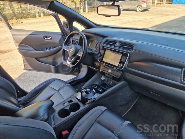 Pelēks Nissan Leaf 2020 Rīga, ar dzinēja tilpumu 0.00 L un nobraukumu 138 tūkst. km par 11800 €, foto 8 vietnē AUTOMOTO.COM.LV