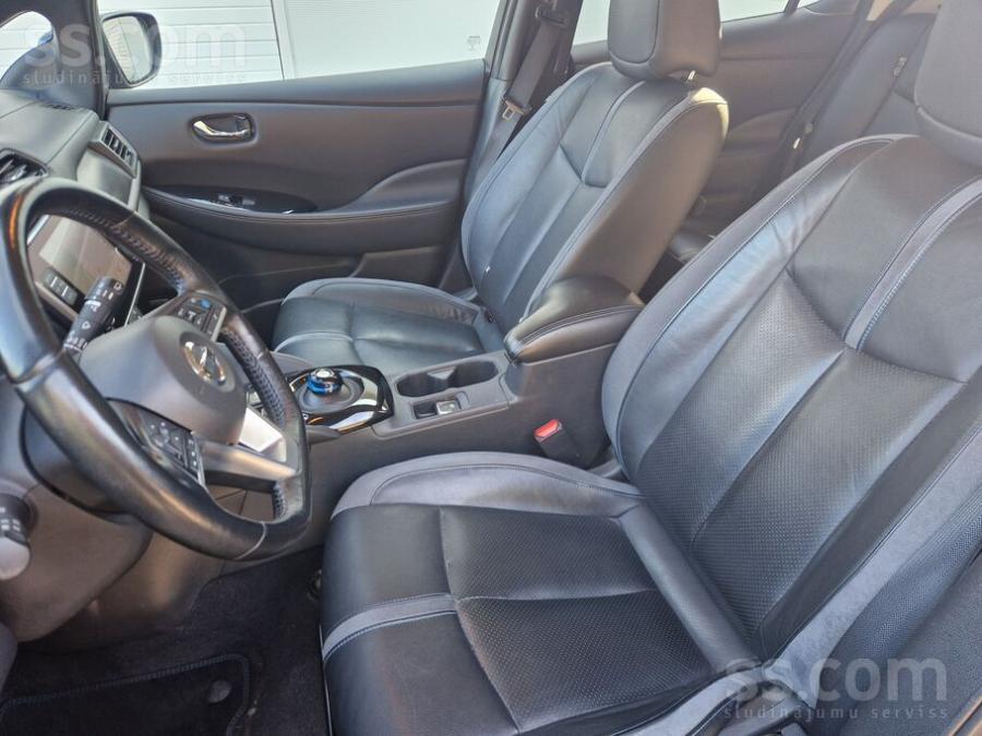 Grey Nissan Leaf 2020 in Riga, with an engine capacity of 0.00 L and mileage of 138 thousand km for 11800 €, photo 10 on AUTOMOTO.COM.LV
