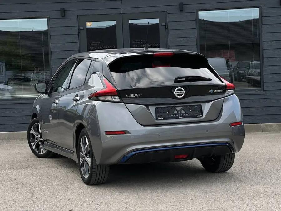 Grey Nissan Leaf 2020 in Jelgava, with an engine capacity of 0.10 L and mileage of 70 thousand km for 15850 €, photo 5 on AUTOMOTO.COM.LV