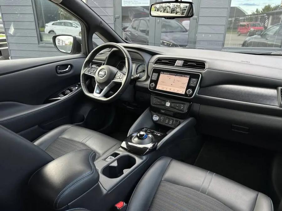 Grey Nissan Leaf 2020 in Jelgava, with an engine capacity of 0.10 L and mileage of 70 thousand km for 15850 €, photo 7 on AUTOMOTO.COM.LV
