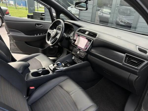 Grey Nissan Leaf 2020 in Jelgava, with an engine capacity of 0.10 L and mileage of 70 thousand km for 15850 €, photo 8 on AUTOMOTO.COM.LV
