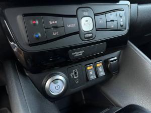 Grey Nissan Leaf 2020 in Jelgava, with an engine capacity of 0.10 L and mileage of 70 thousand km for 15850 €, photo 13 on AUTOMOTO.COM.LV