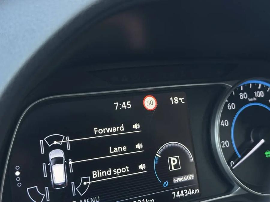 Grey Nissan Leaf 2020 in Jelgava, with an engine capacity of 0.10 L and mileage of 70 thousand km for 15850 €, photo 20 on AUTOMOTO.COM.LV
