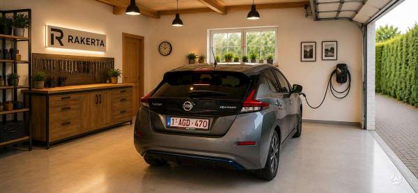 Pelēks Nissan Leaf 2020 Viļņa, ar dzinēja tilpumu 0.00 L un nobraukumu 127 tūkst. km par 13800 €, foto 2 vietnē AUTOMOTO.COM.LV