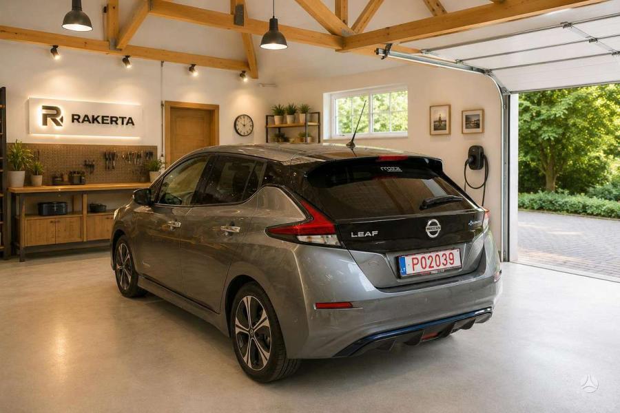 Pelēks Nissan Leaf 2020 Viļņa, ar dzinēja tilpumu 0.00 L un nobraukumu 127 tūkst. km par 13800 €, foto 5 vietnē AUTOMOTO.COM.LV