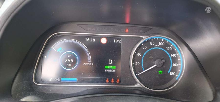Pelēks Nissan Leaf 2020 Viļņa, ar dzinēja tilpumu 0.00 L un nobraukumu 127 tūkst. km par 13800 €, foto 17 vietnē AUTOMOTO.COM.LV