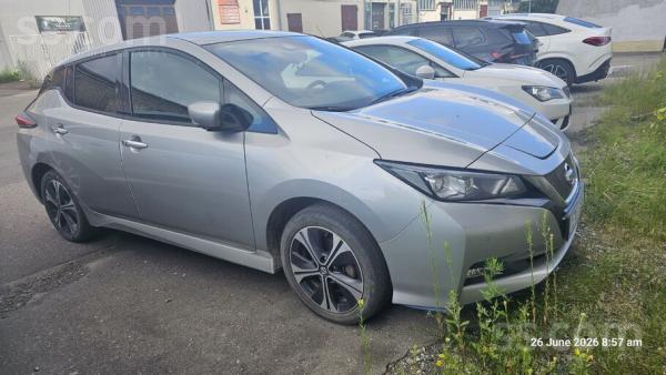 Pelēks Nissan Leaf 2020 Rīga, ar dzinēja tilpumu 0.00 L un nobraukumu 251 tūkst. km par 14000 €, foto 1 vietnē AUTOMOTO.COM.LV