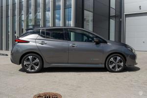 Grey Nissan Leaf 2020 in Vilnius, with an engine capacity of 0.00 L and mileage of 171 thousand km for 9300 €, photo 3 on AUTOMOTO.COM.LV