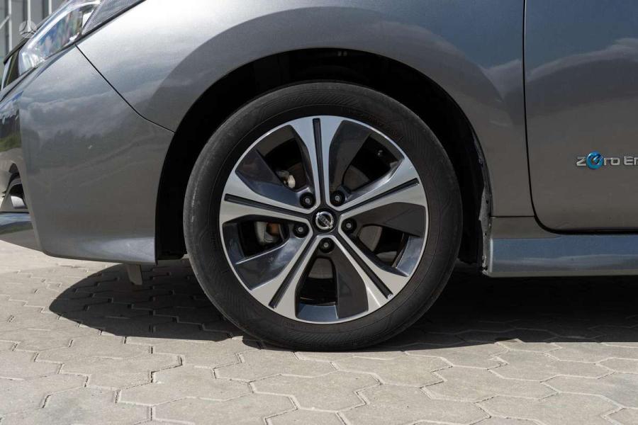 Grey Nissan Leaf 2020 in Vilnius, with an engine capacity of 0.00 L and mileage of 171 thousand km for 9300 €, photo 11 on AUTOMOTO.COM.LV