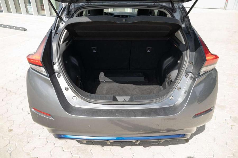 Grey Nissan Leaf 2020 in Vilnius, with an engine capacity of 0.00 L and mileage of 171 thousand km for 9300 €, photo 16 on AUTOMOTO.COM.LV