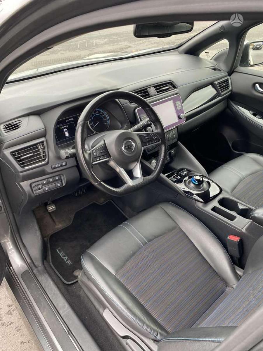 Grey Nissan Leaf 2020 in Kaunas, with an engine capacity of 0.00 L and mileage of 58 thousand km for 19965 €, photo 4 on AUTOMOTO.COM.LV