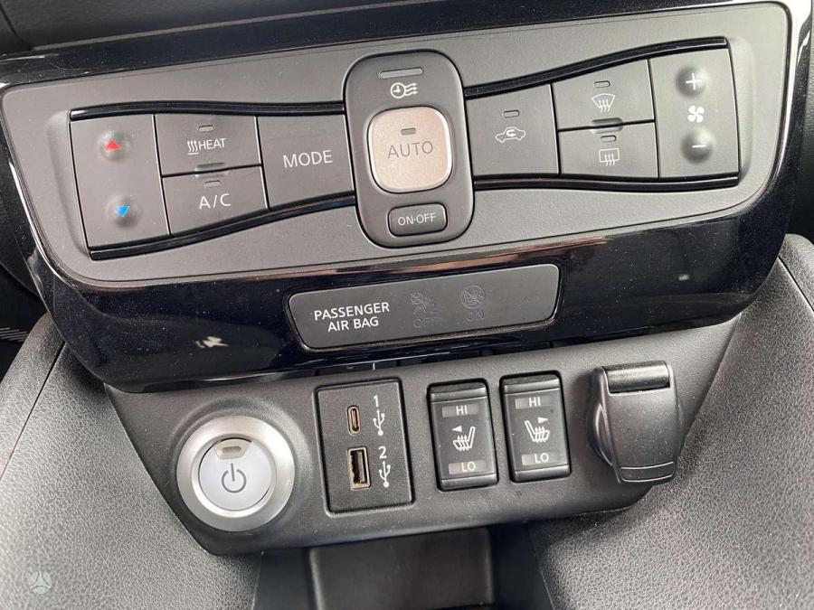 Grey Nissan Leaf 2020 in Kaunas, with an engine capacity of 0.00 L and mileage of 58 thousand km for 19965 €, photo 6 on AUTOMOTO.COM.LV